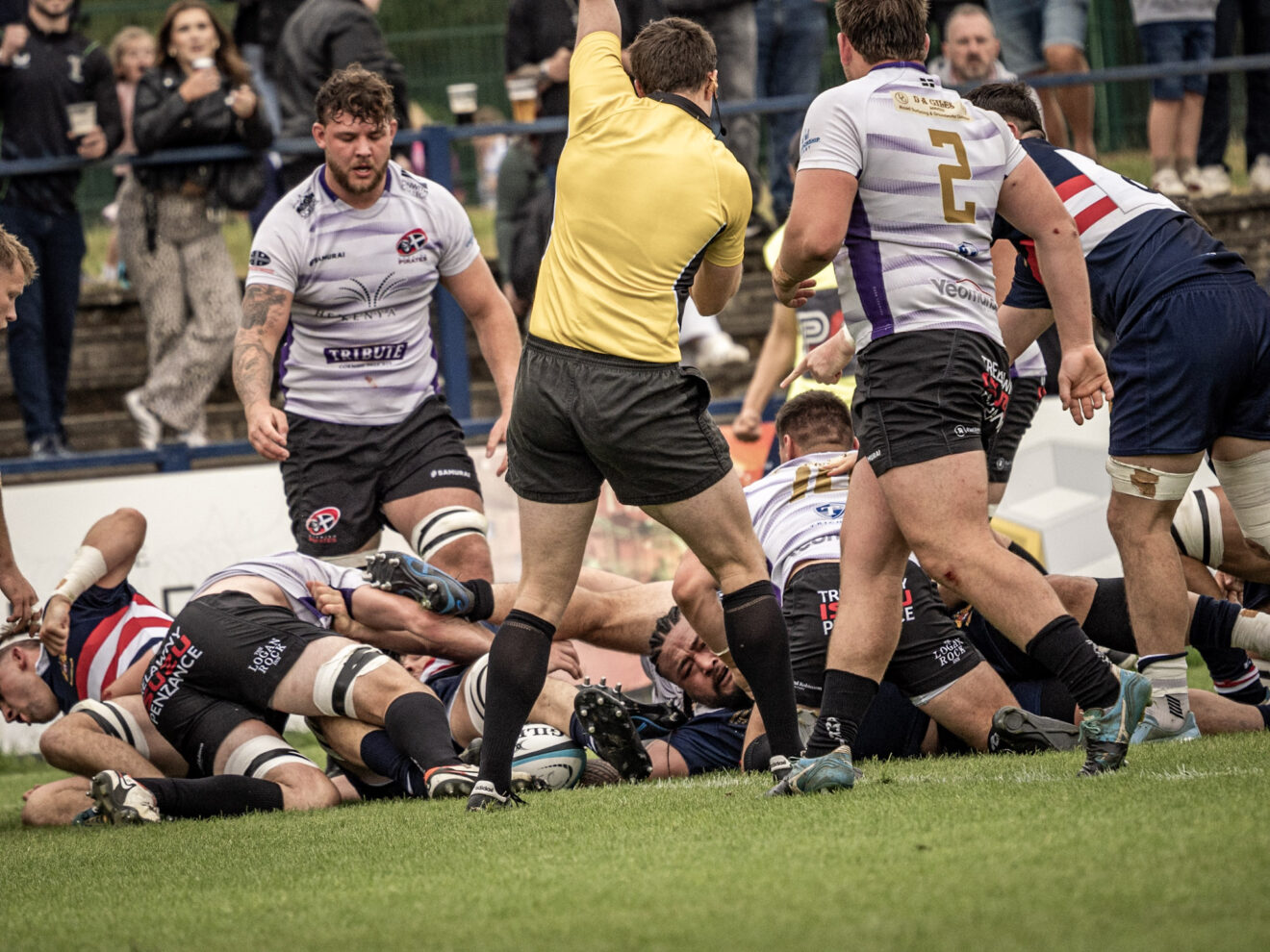 Donny give the fans a perfect final home game, beating Pirates 35-15 ...